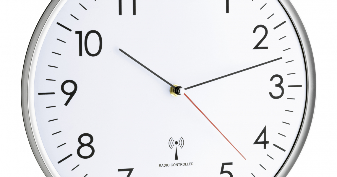 Analogue radio-controlled clock – TFA Dostmann